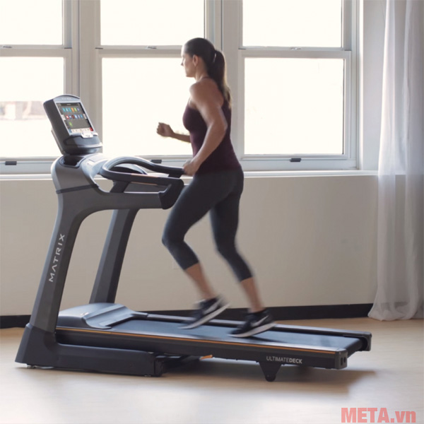 Máy chạy bộ Matrix TF30 XIR - META.vn