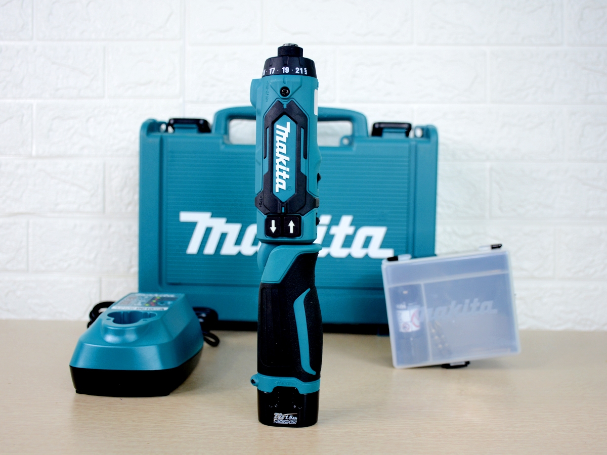 Máy vặn vít dùng pin Makita DF012DSE - META.vn