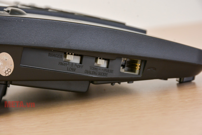 Điện thoại bàn Panasonic KX-TS520 - META.vn